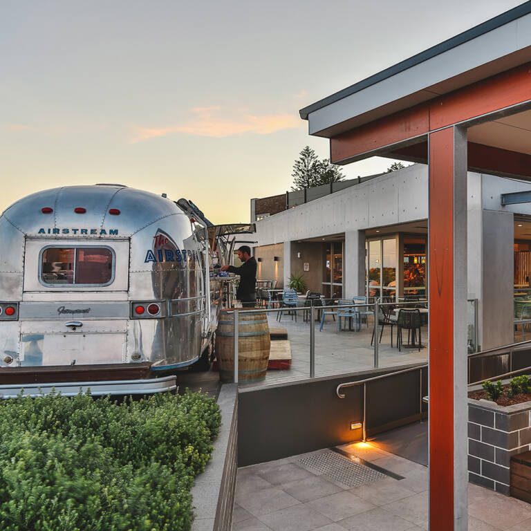 Beachfront Dining & Drinks: Headlands Austinmer Beach